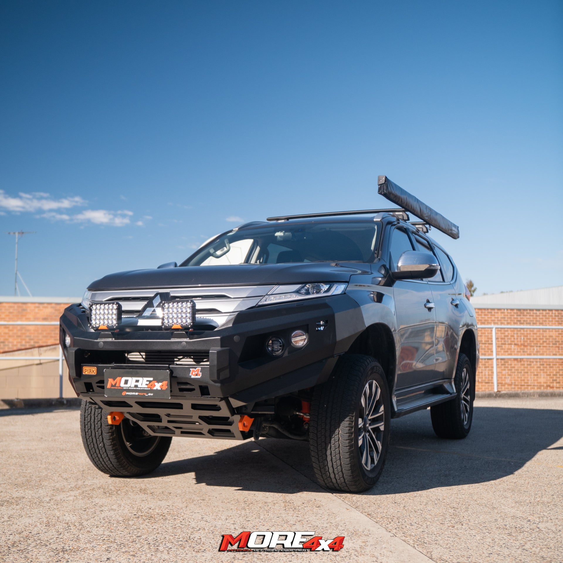 Piak No Loop Bull Bars – MORE 4x4