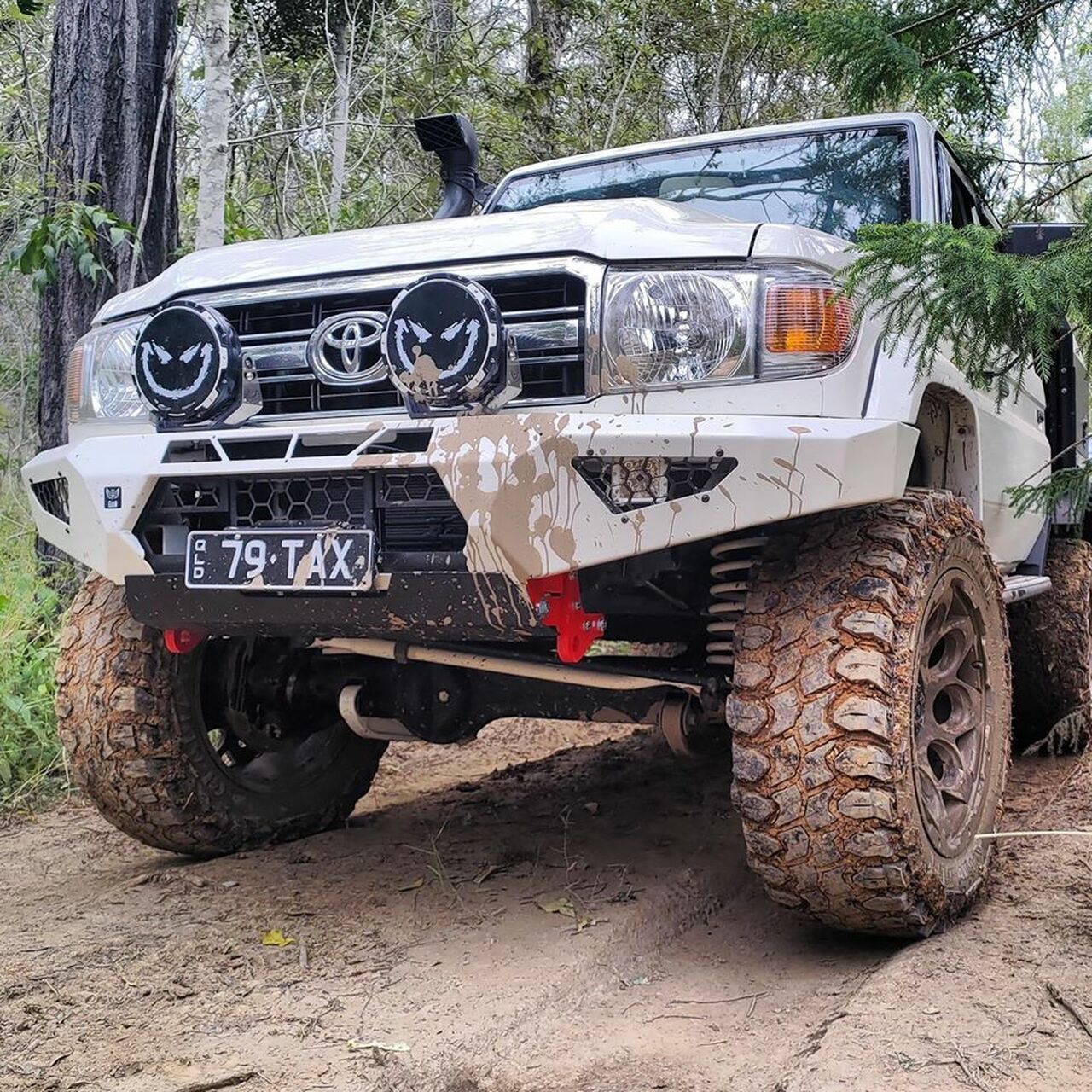 OFFROAD ANIMAL - Predator Bullbar - To suit Toyota Landcruiser 70 Seri ...